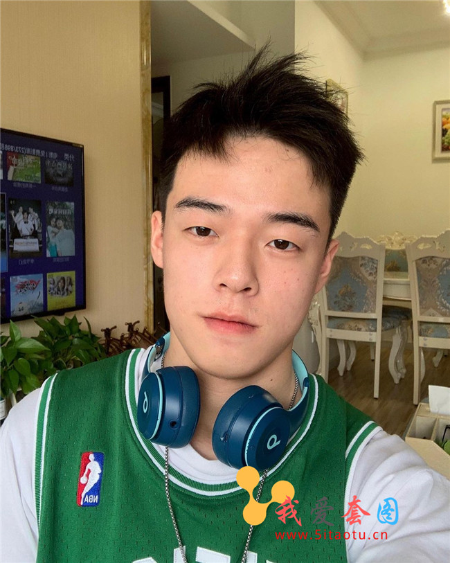 N169-317P+2V- 阳光帅气健壮英俊潇洒健身男神男士日常生活照套图_【我要套图网】