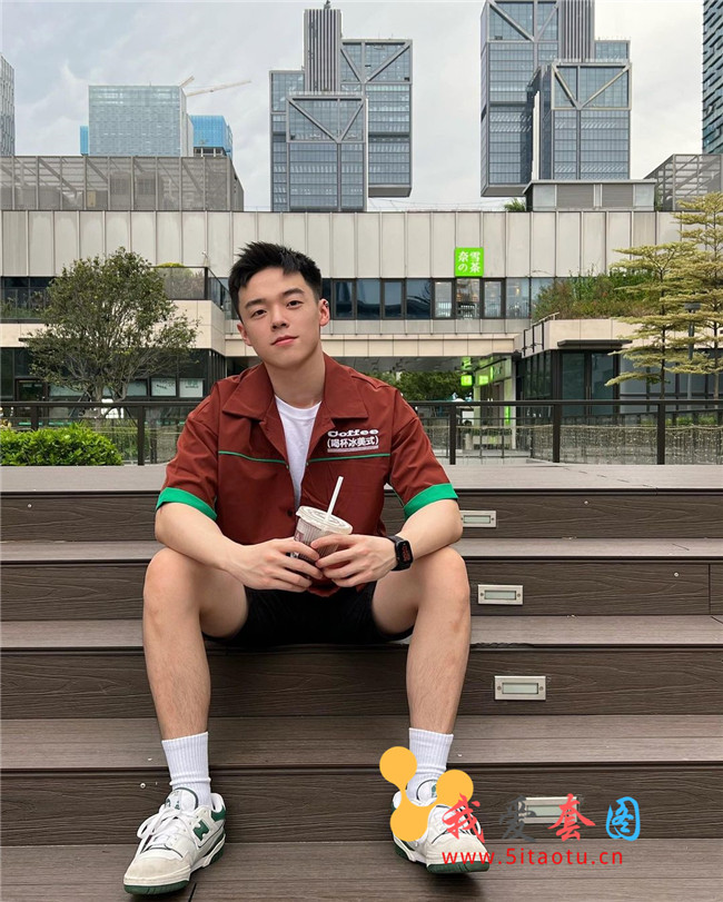 N169-317P+2V- 阳光帅气健壮英俊潇洒健身男神男士日常生活照套图_【我要套图网】